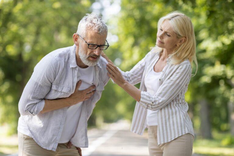 When to Go to the ER for Chest Pain | Tampa Cardiovascular Associates
